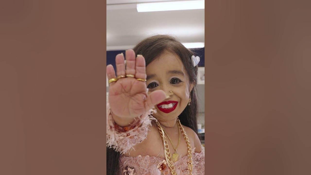 World’s shortest woman gets another world record for having the ...