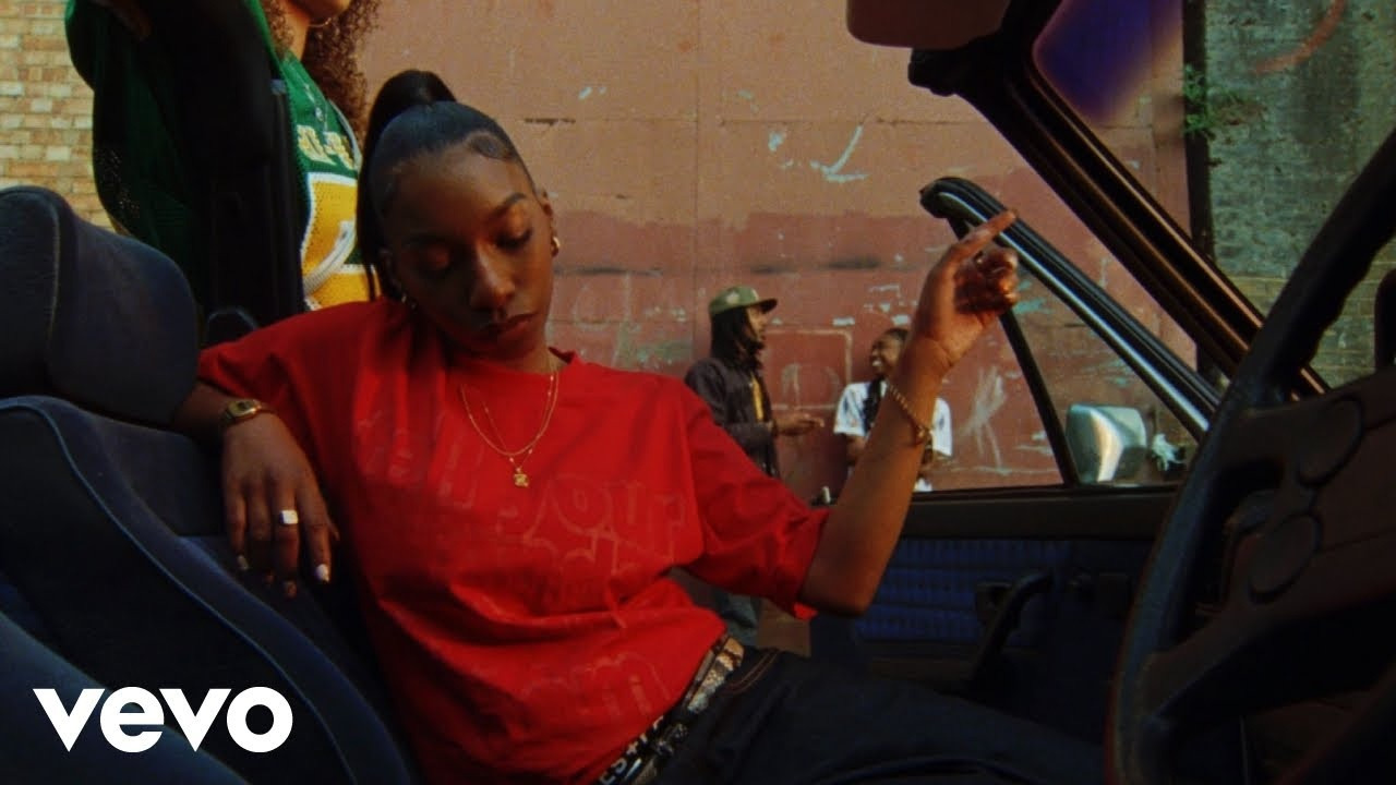 Nia Smith – Personal (Official Video) - Mover.uz